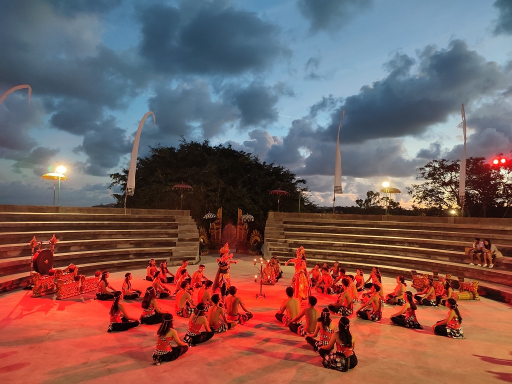 Kecak & Barong Dance Performance in Nusa Dua, Bali - Tropialis, the ...